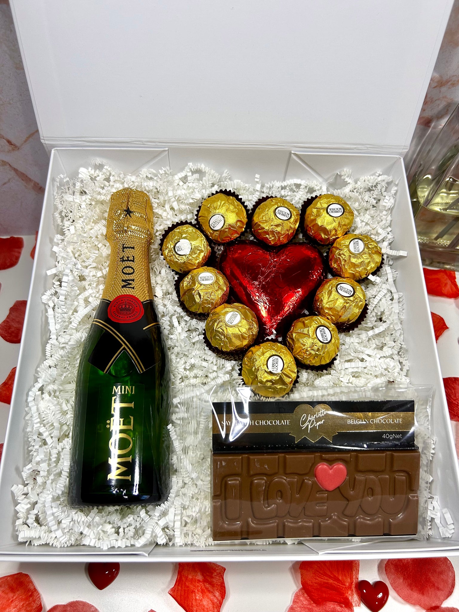 Pop & Chocs In A Box – Too Easy Hampers